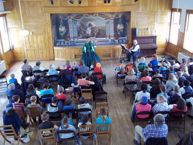 ‘Vermont History through Song’: Linda Radtke sings her way through our ...
