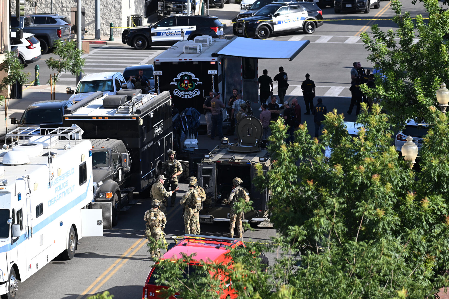 California Man Barricaded | Ap | rutlandherald.com
