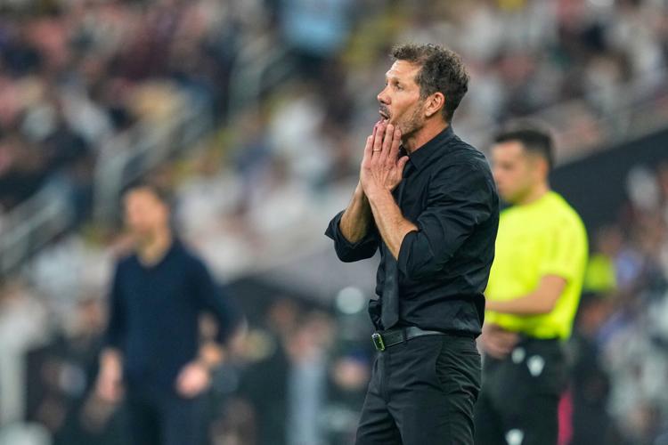 Simeone apologizes to Vinícius and Real Madrid president after heated ...