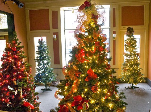 Paramount's Festival of Trees fundraiser set for Saturday ...