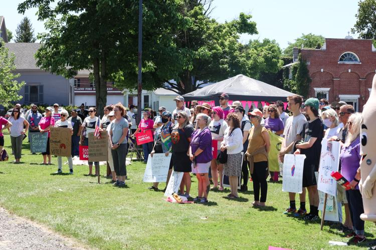 Reproductive rights rally draws crowd | Local News | rutlandherald.com