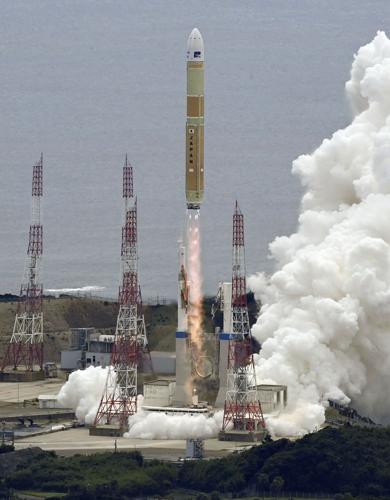 Japan's struggling flagship H3 rocket returns to flight with the debut ...