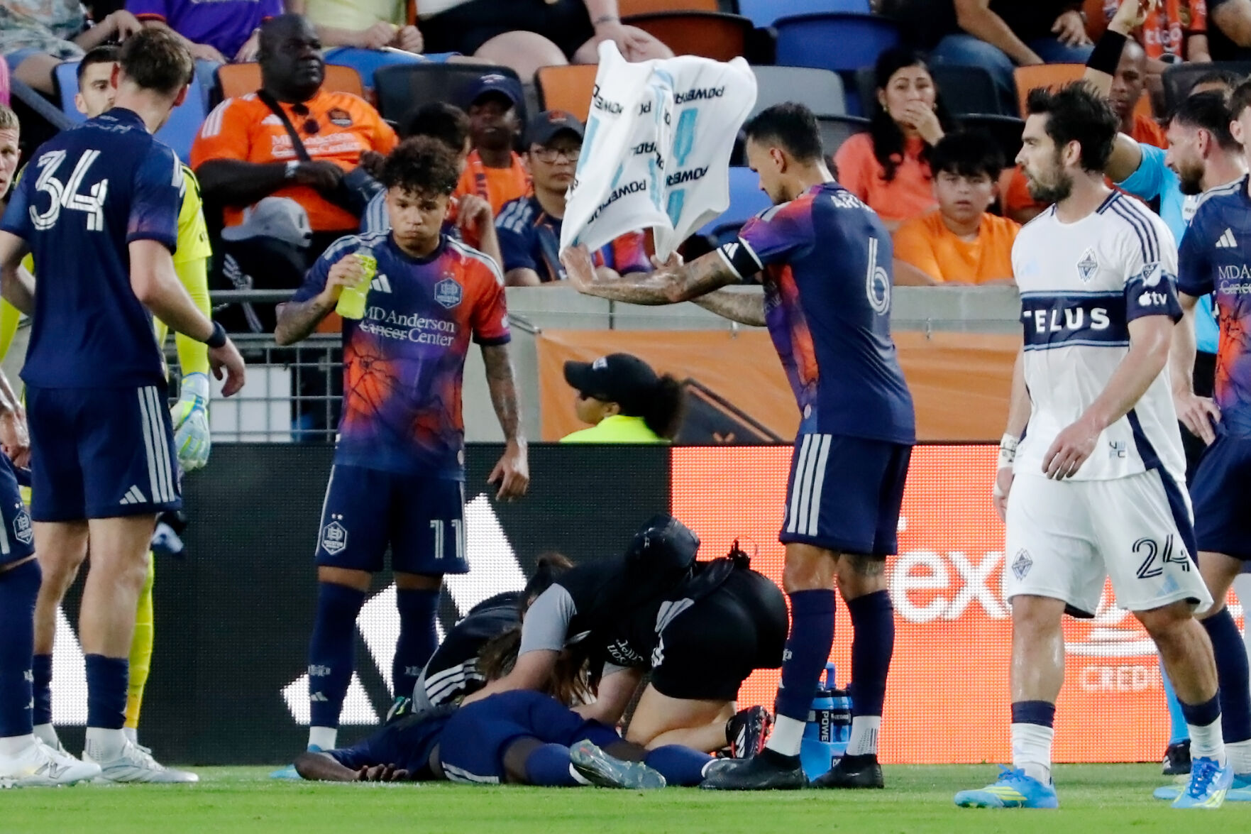 Dynamo defender Diadie Samassekou taken off field in ambulance with ...