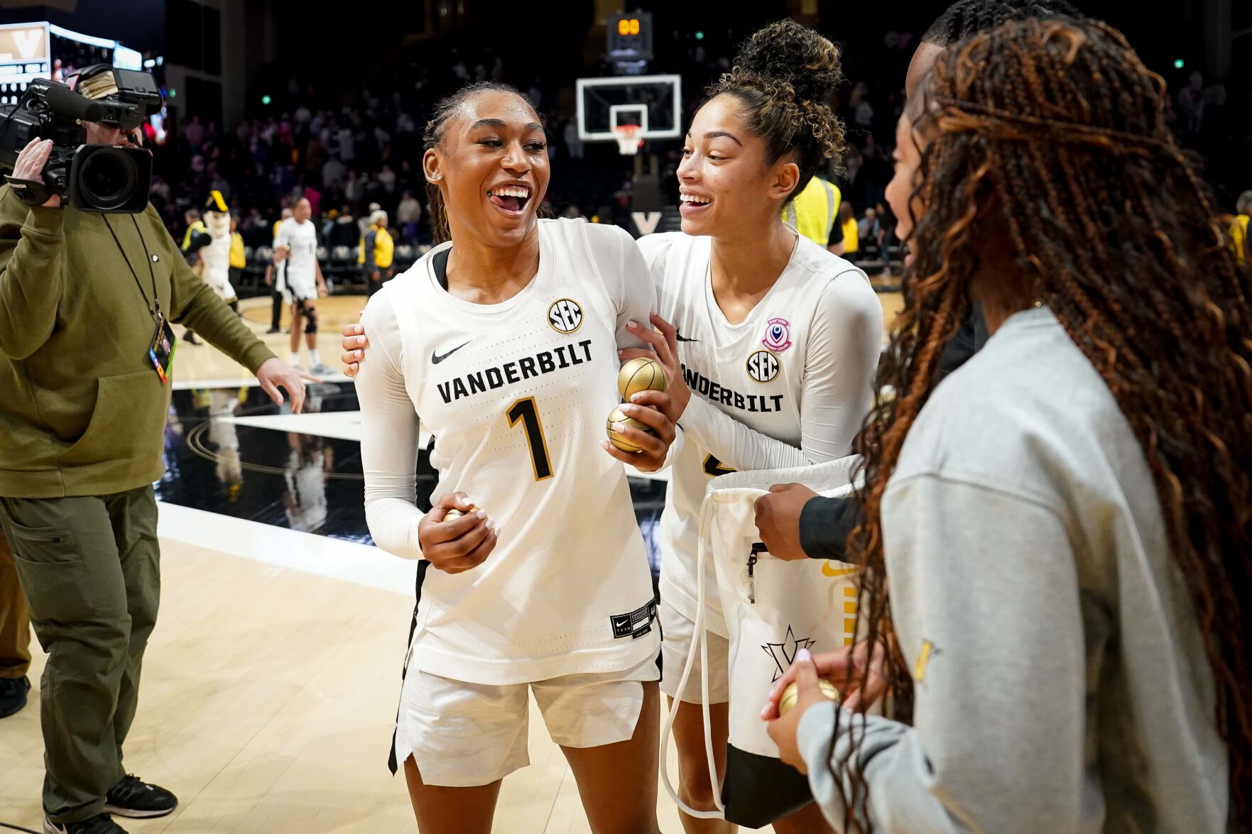 Blakes scores 20 as No. 7 Vanderbilt women stay undefeated with 99-68 ...