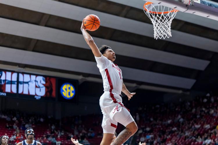 Holloway's career-high 26 points lead No. 14 Alabama over Yale, 102-78 ...