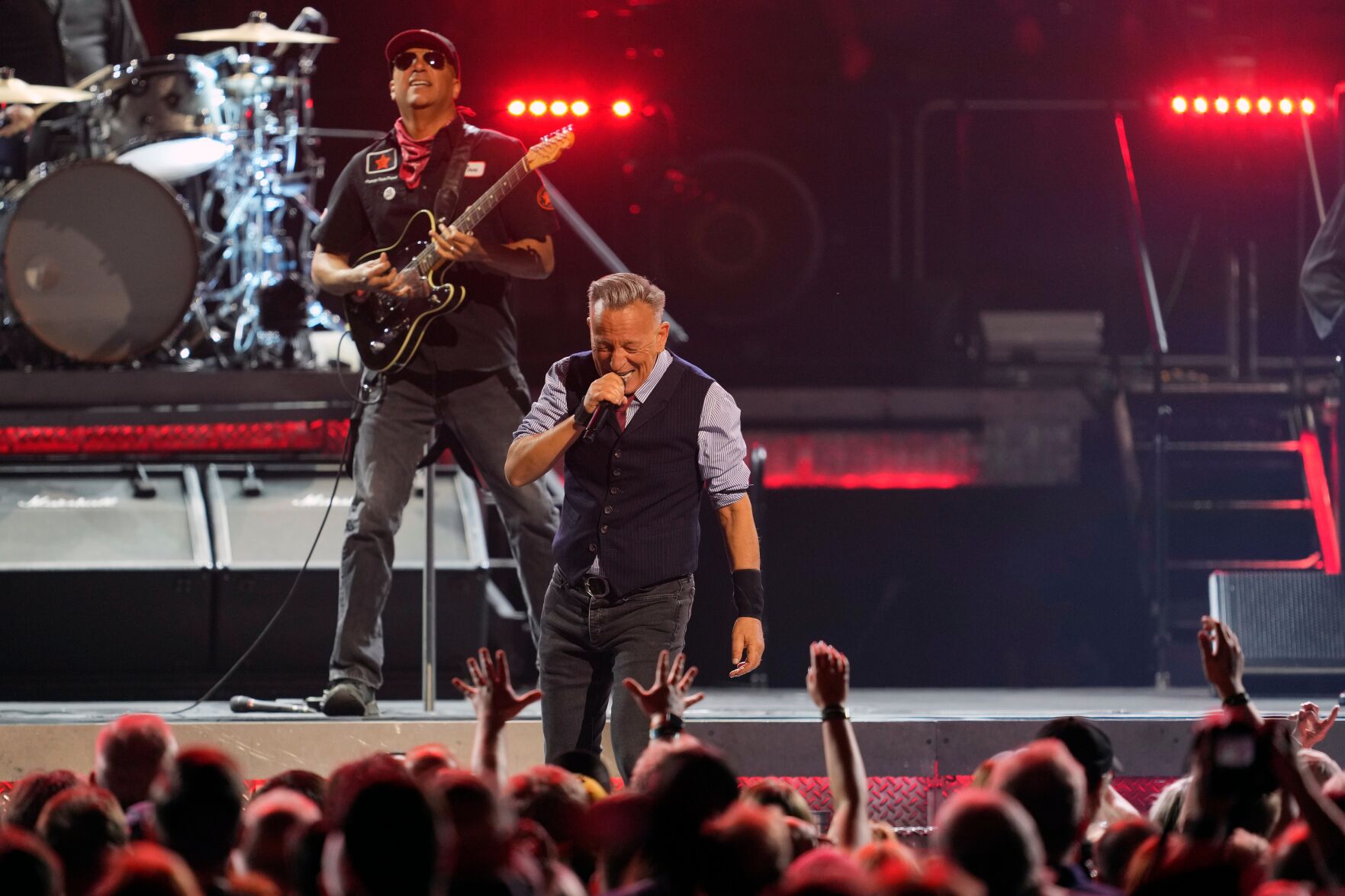 Bruce Springsteen and the E Street Band in Concert - Philadelphia | Ap ...