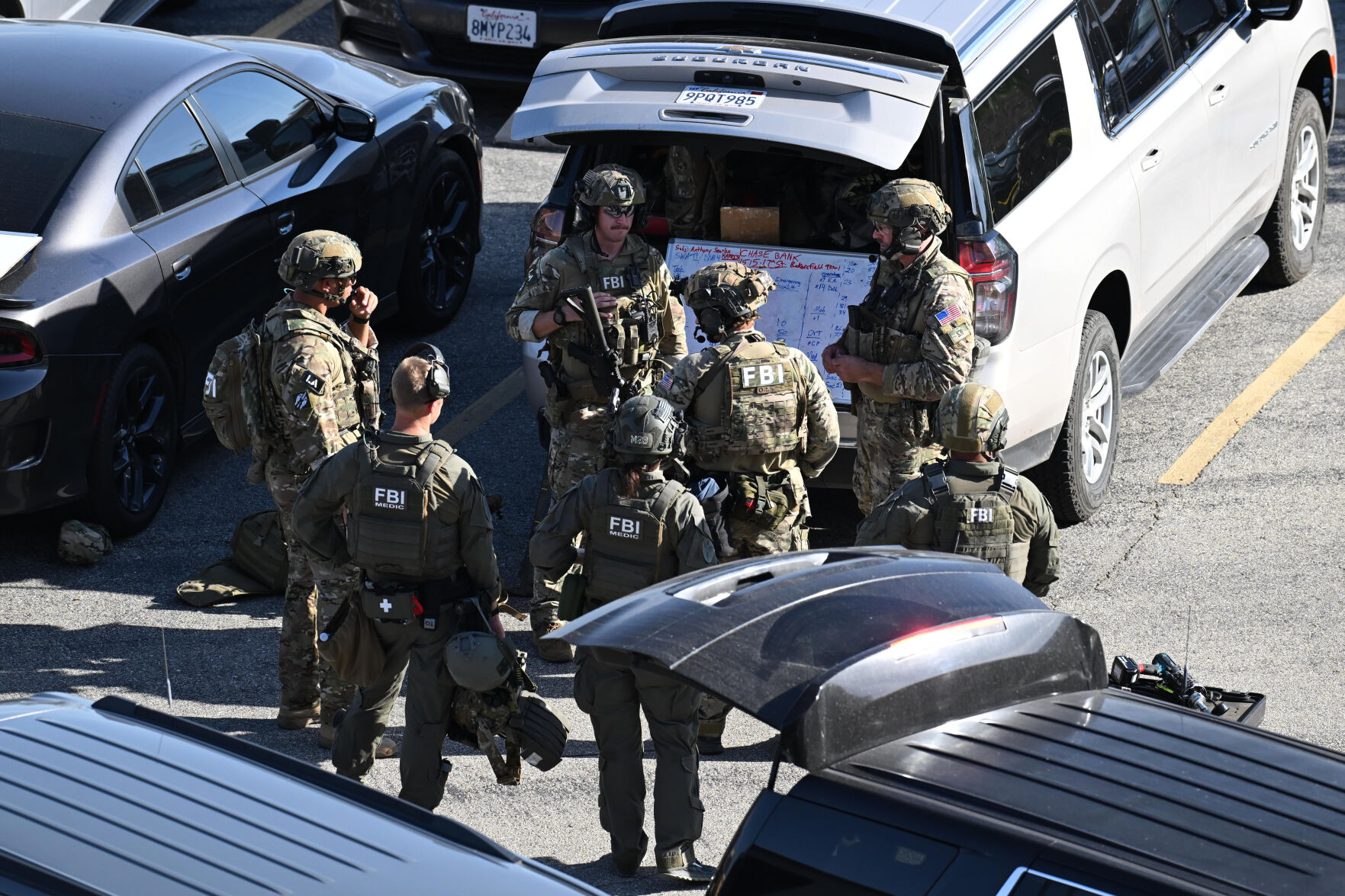 California Man Barricaded | Ap | rutlandherald.com