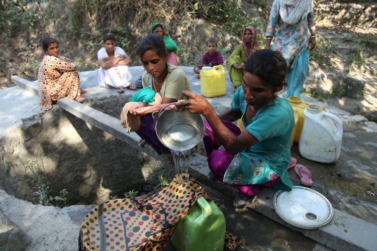 Parts of India ban day cooking as hundreds die of heat | News ...