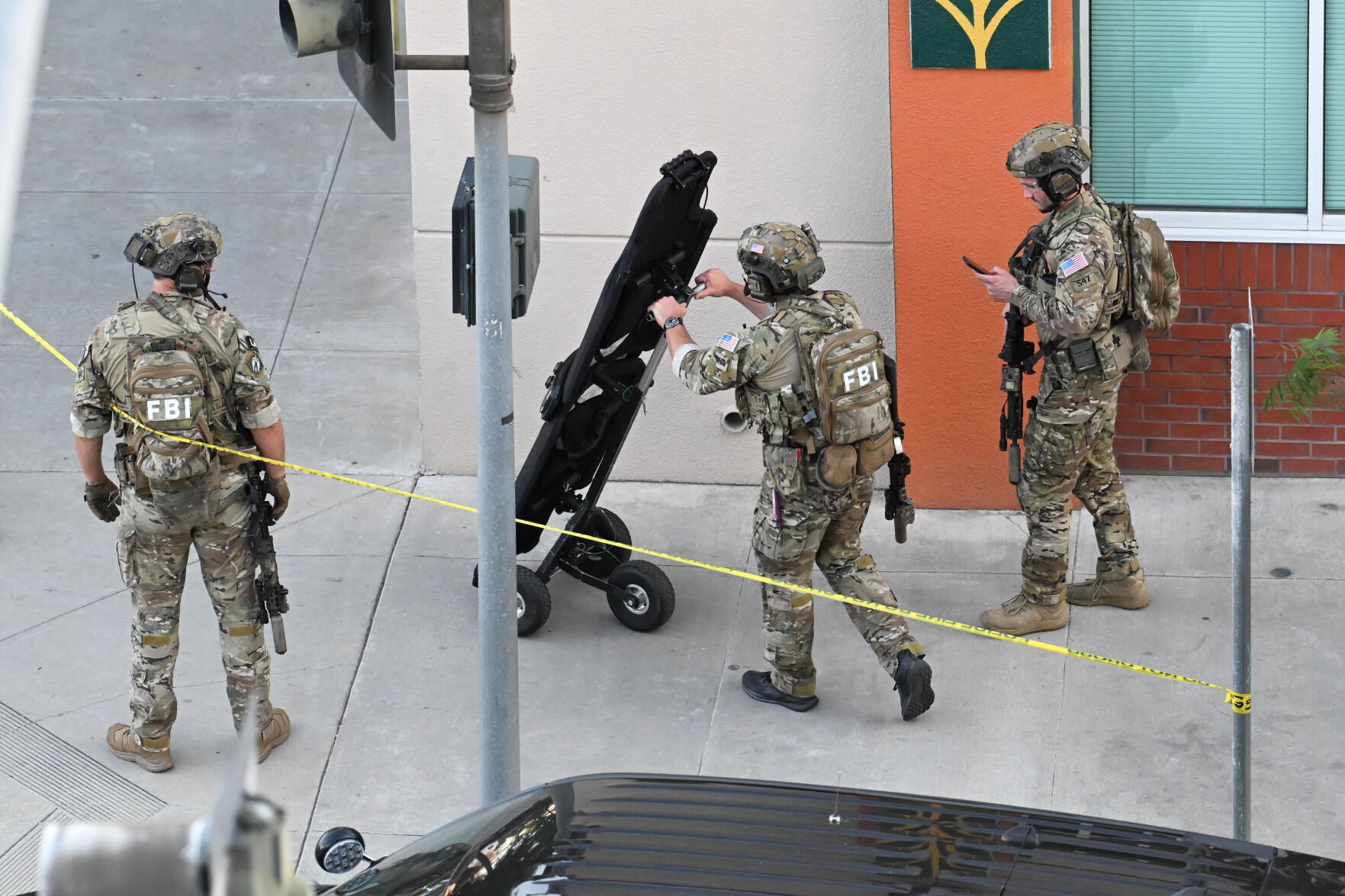 California Man Barricaded | Ap | rutlandherald.com