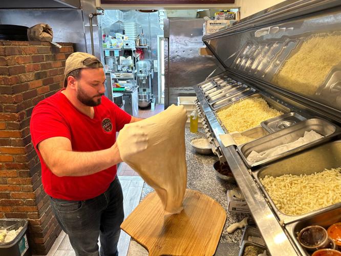 A proposed additive ban could change New York’s pizza and bagels, some ...