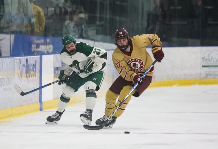 Norwich pulls away from Castleton | Local | rutlandherald.com