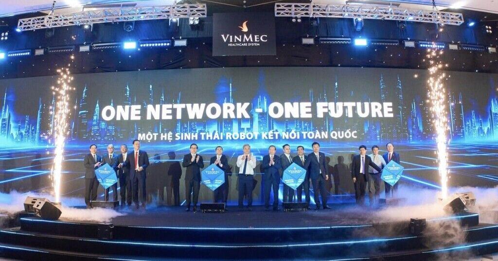Vinmec Launches Vietnam's First Integrated High-Tech Robotic Surgery ...