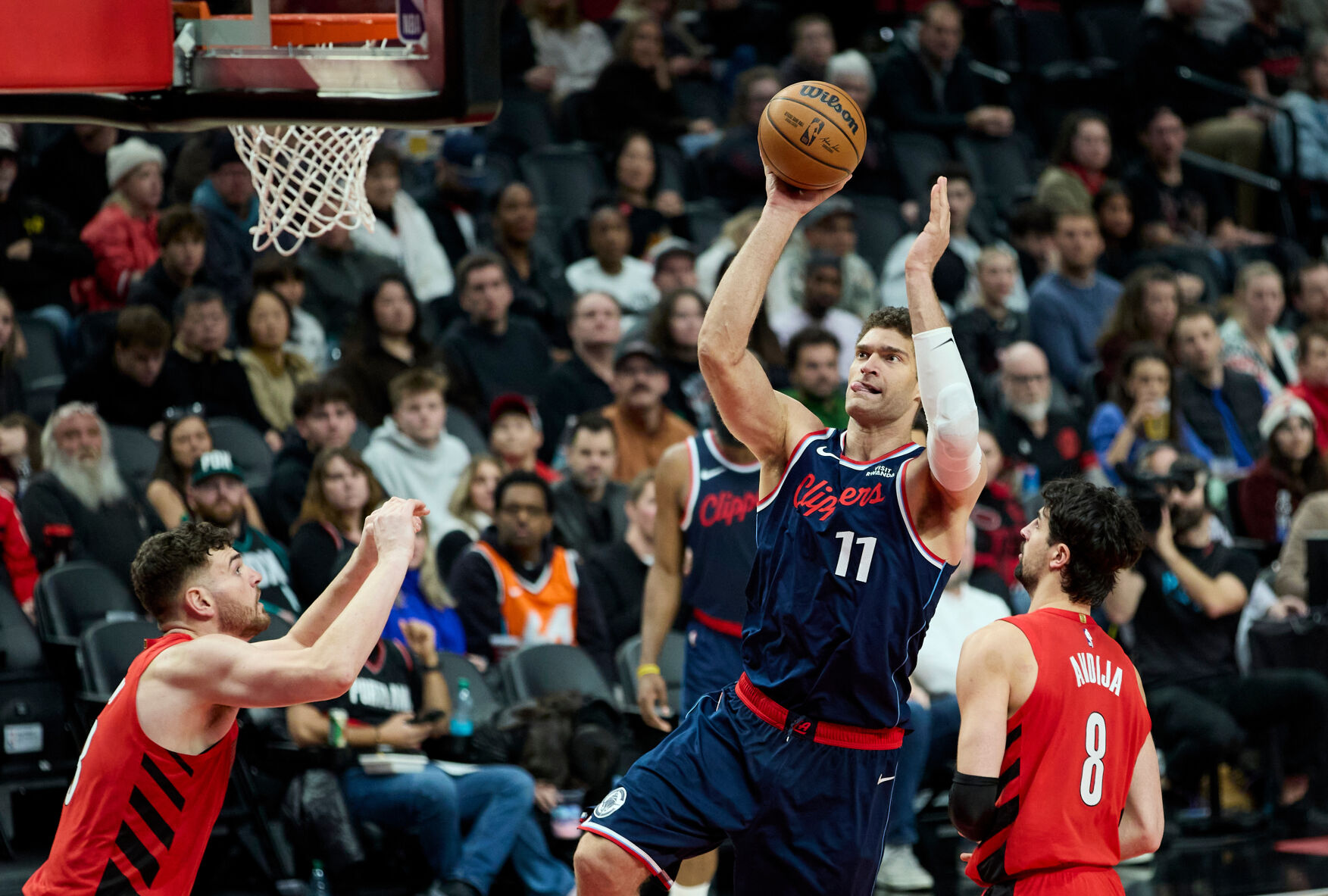 James Harden and Brook Lopez lead Clippers to third straight win | Pro ...