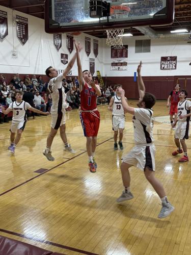 Phantoms work hard to overtake Mill River | Local | rutlandherald.com