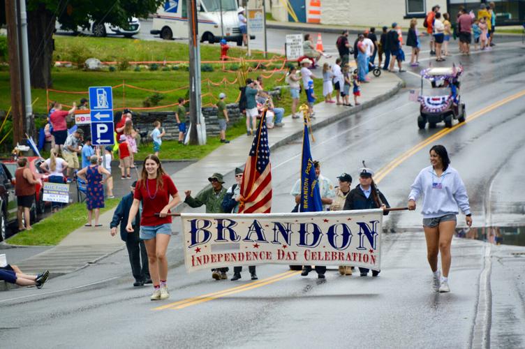 Rain doesn't stop Brandon's parade | Local News | rutlandherald.com