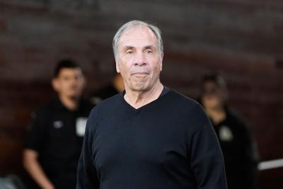Earthquakes sign coach Bruce Arena through the 2028-29 season | Pro ...