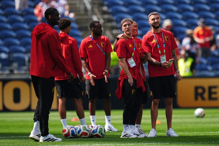 Belgium center back Zeno Debast practices at World Cup for 1st time ...