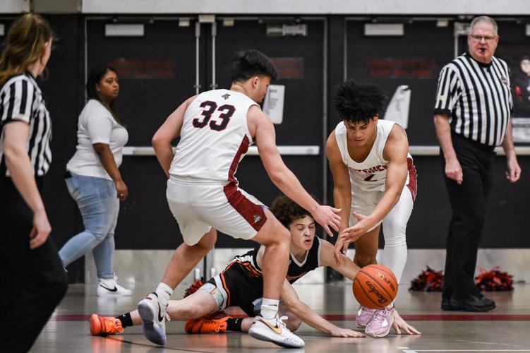 Beverly boys hoop staves off Salem rally, clinches NEC title | Sports ...