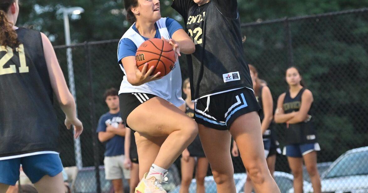 Kay delivers as Fenwick rolls to summer hoop title | Sports | salemnews.com