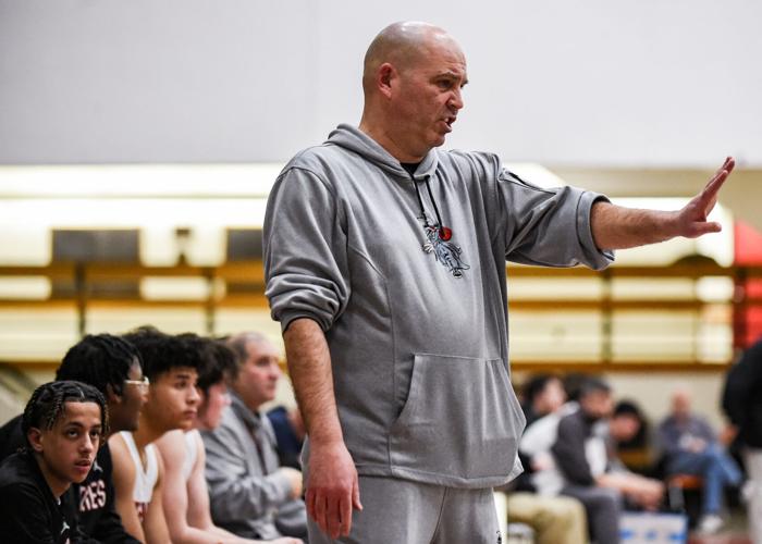 Beverly boys hoop staves off Salem rally, clinches NEC title | Sports ...
