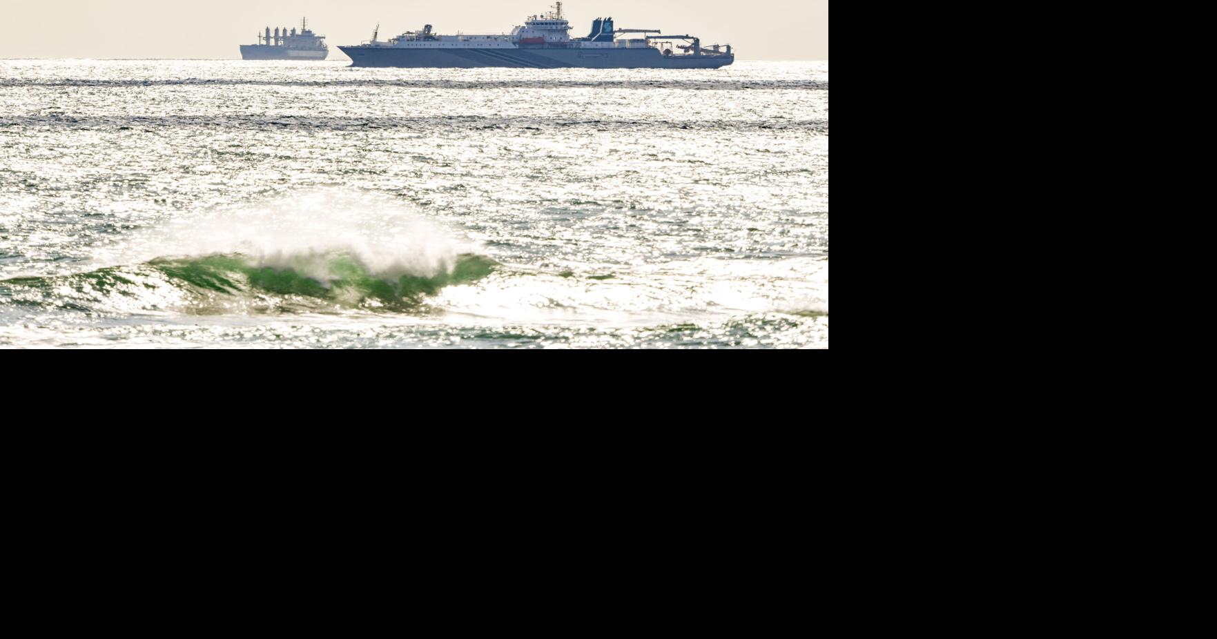 Cable layer ship called ‘Decisive’ spotted off the coast of Marblehead ...