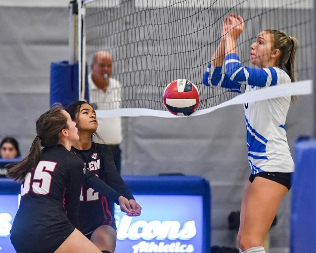 Danvers volleyball sweeps Salem | Sports | salemnews.com