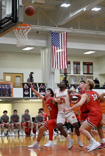 Big fourth quarter puts Masconomet into NEC lead | Sports | salemnews.com