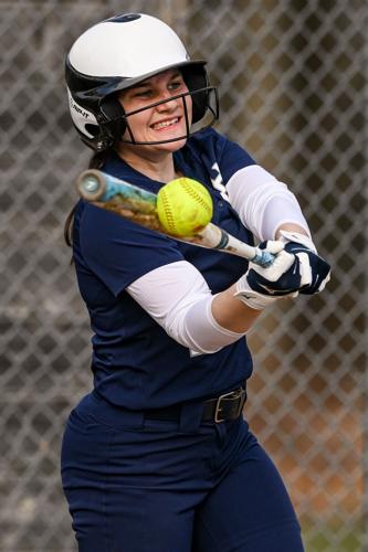 Wild final-inning rally sends Ipswich softball past H-W | Sports ...