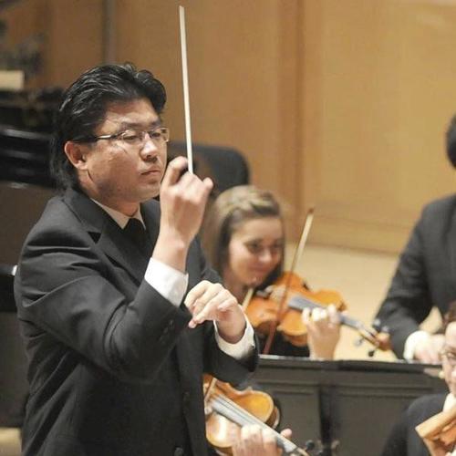 Conductor leads Gordon Symphony Orchestra with emphasis on harmony ...