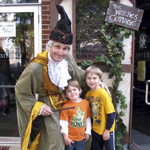 Entertainer Erik Rodenhiser delivers fun — with and without chills ...