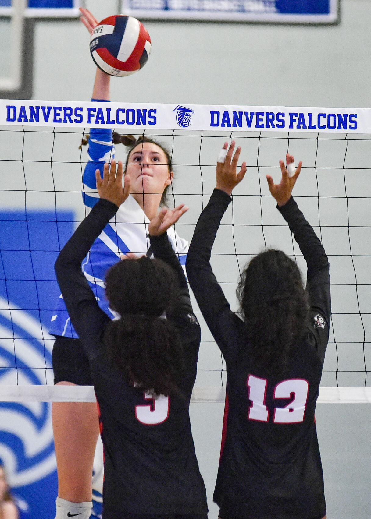 Danvers volleyball sweeps Salem | Sports | salemnews.com