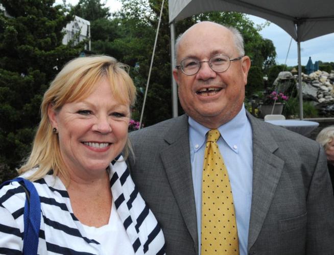 A festive farewell | Local News | salemnews.com