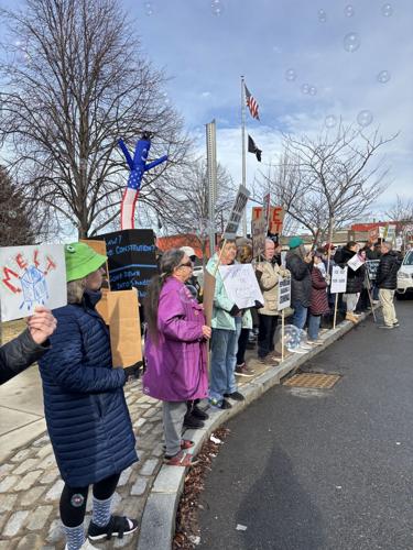 Hundreds protest across region after fatal ICE shooting in Minneapolis ...
