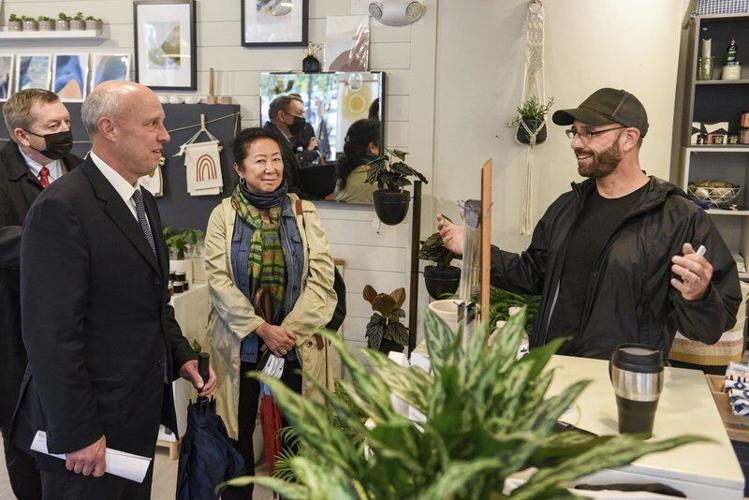 Salem owners tell state economic chief business is improving | Local ...