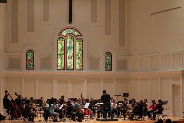Conductor leads Gordon Symphony Orchestra with emphasis on harmony ...