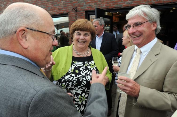 A festive farewell | Local News | salemnews.com