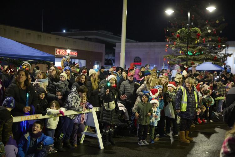 Ringing in the holiday season | Local News | salemnews.com