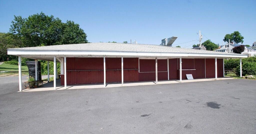 Landmark eatery at Gloucester park to shut at summer's end | News ...