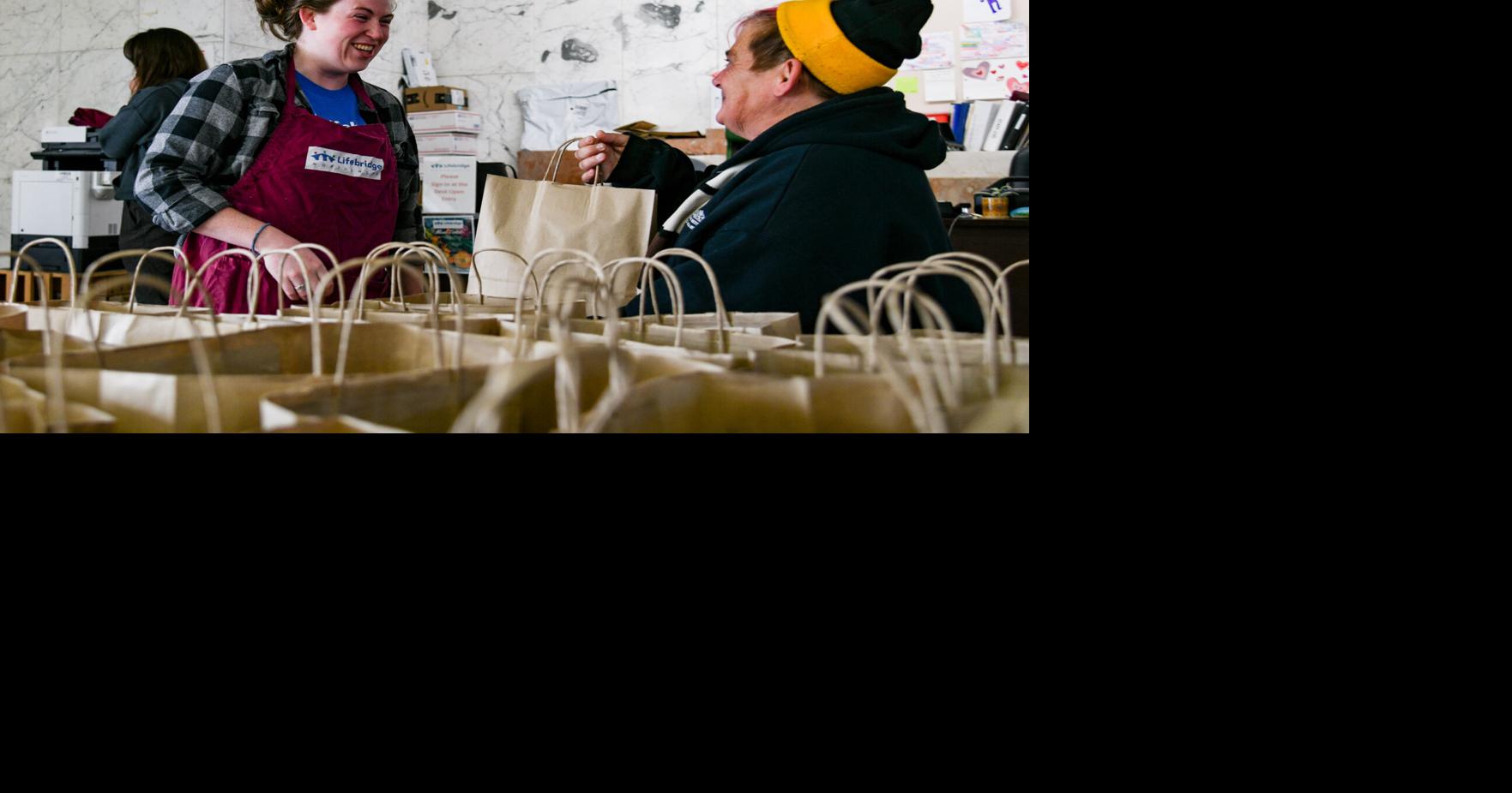 Thanksgiving Day at Lifebridge Day Center | | salemnews.com