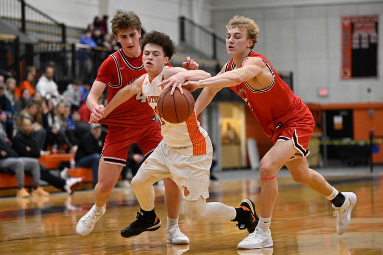 Big fourth quarter puts Masconomet into NEC lead | Sports | salemnews.com