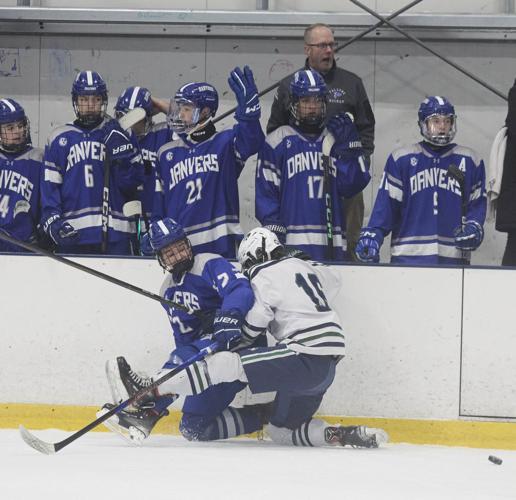 Essex Tech icemen blank Danvers | Sports | salemnews.com