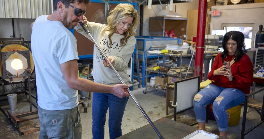 SLIDESHOW: Gorgeous gourds: Salem school offers glass pumpkin blowing ...