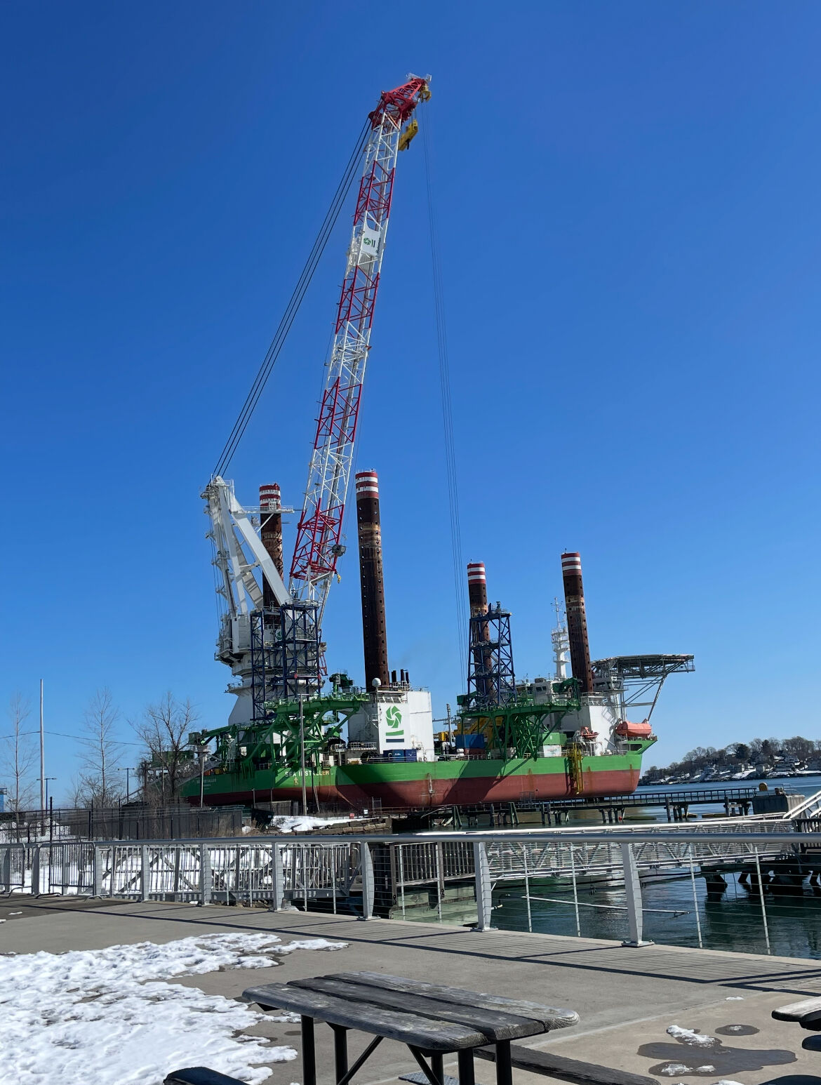 Sea Installer vessel departs Salem after repairs to ship's crane ...