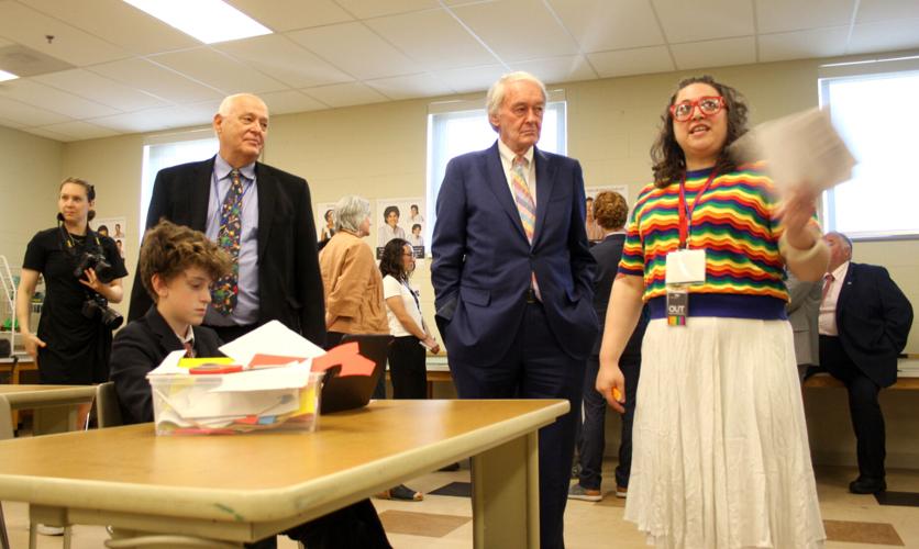 Collins Middle School shows off pilot program on experiential learning | News | salemnews.com