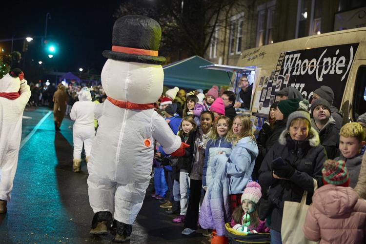 Ringing in the holiday season | Local News | salemnews.com