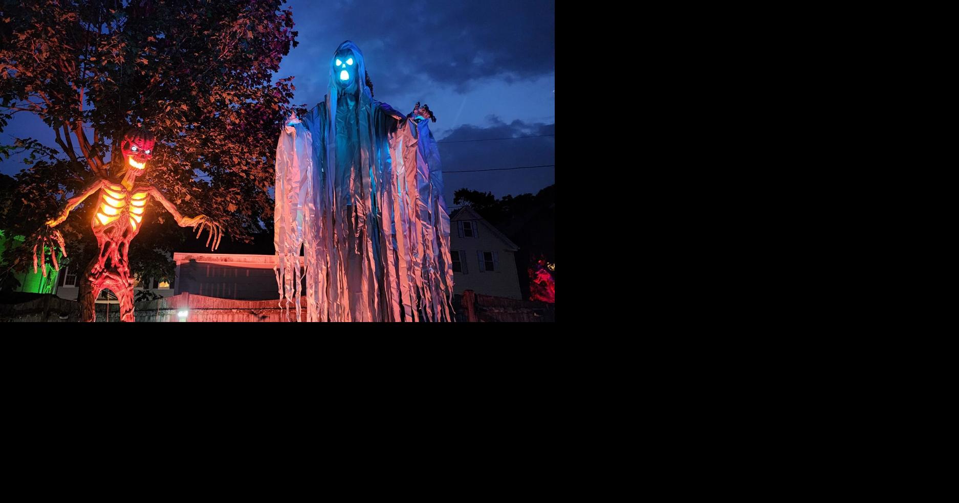 Salem couple rekindle their love of Halloween | News | salemnews.com