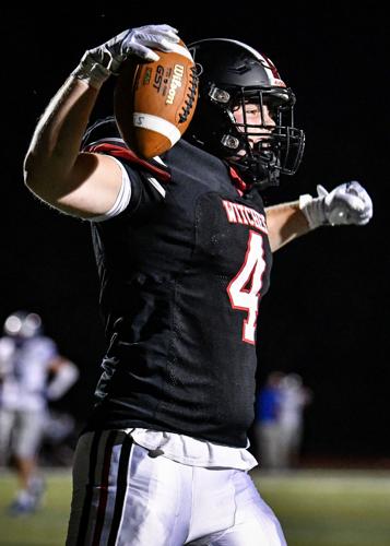 Friday football roundup: Field, Salem down Danvers; Peabody rallies ...