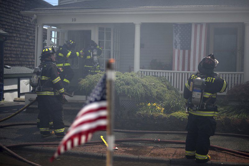 Blaze tears through two homes | Local News | salemnews.com
