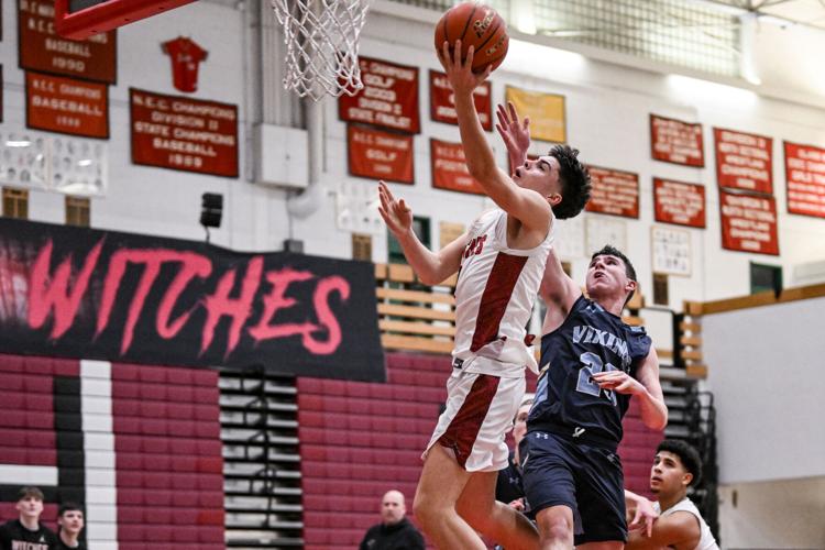 Maxson goes off for 33 points as Salem boys hoop captures playoff ...