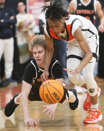 Panthers run out of gas in season-ending loss at Worcester North ...